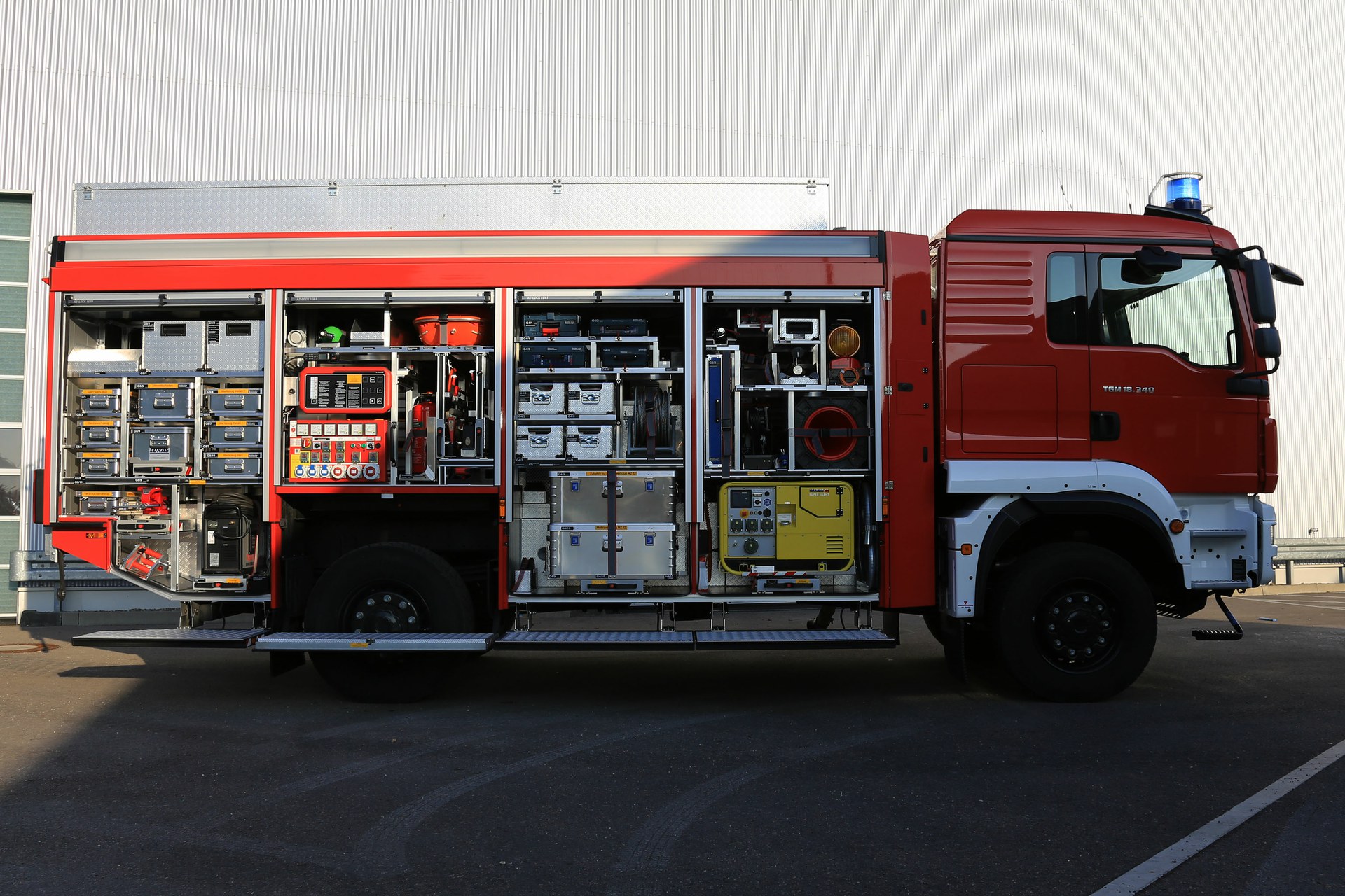 Ziegler RW an die Staatliche Feuerwehrschule Würzburg — ZIEGLER ...