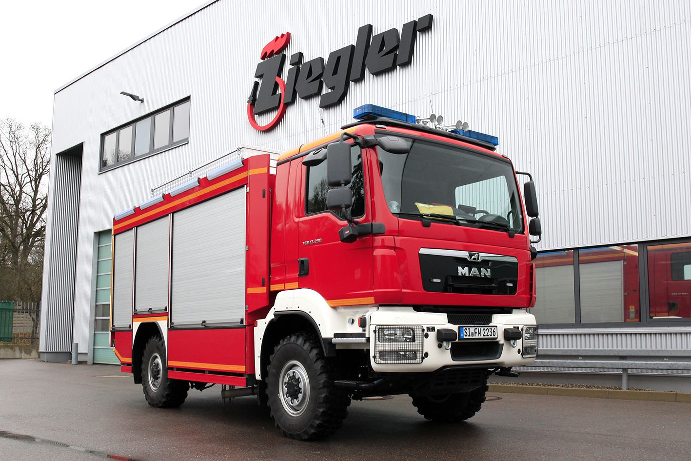 ZIEGLER TLF 3000 an die FF Kreuztal — ZIEGLER Feuerwehrfahrzeuge