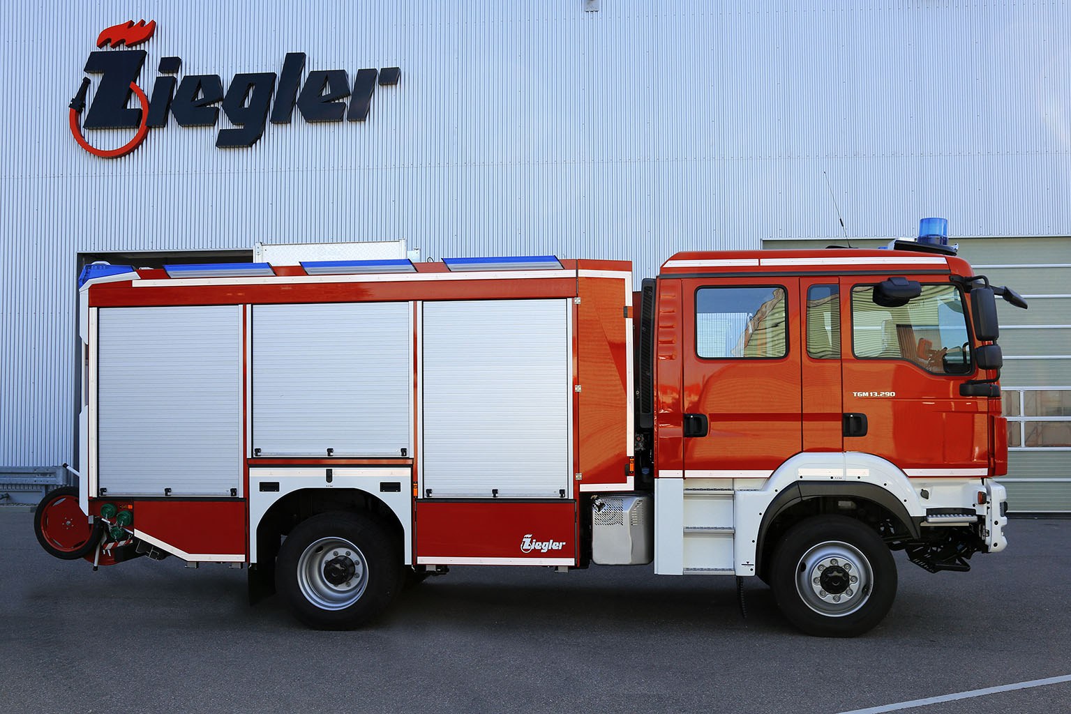 ZIEGLER TLF 3000 an die FF Hohenhameln — ZIEGLER Feuerwehrfahrzeuge