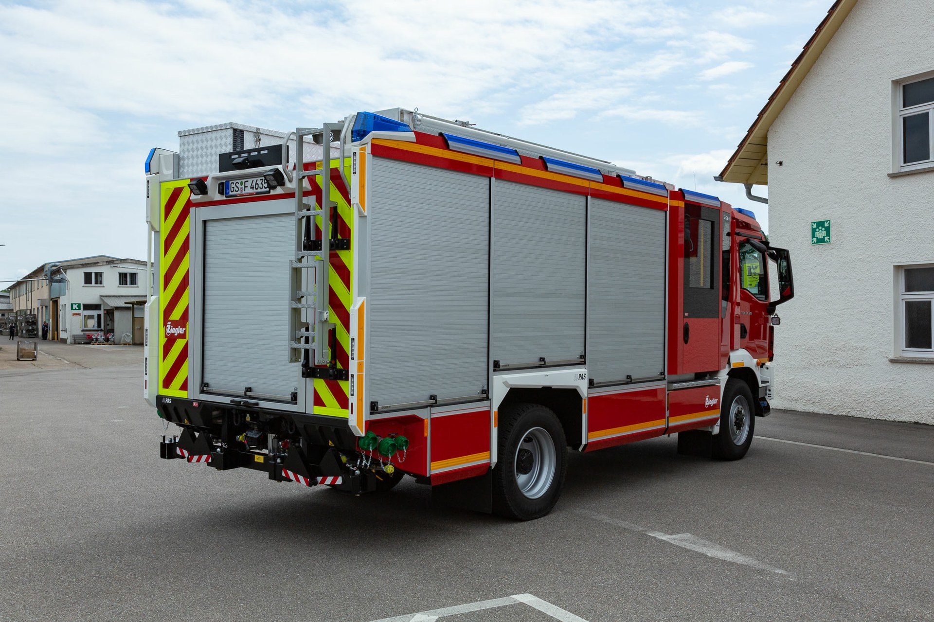 ZIEGLER HLF 10 an die FF Goslar — ZIEGLER Feuerwehrfahrzeuge