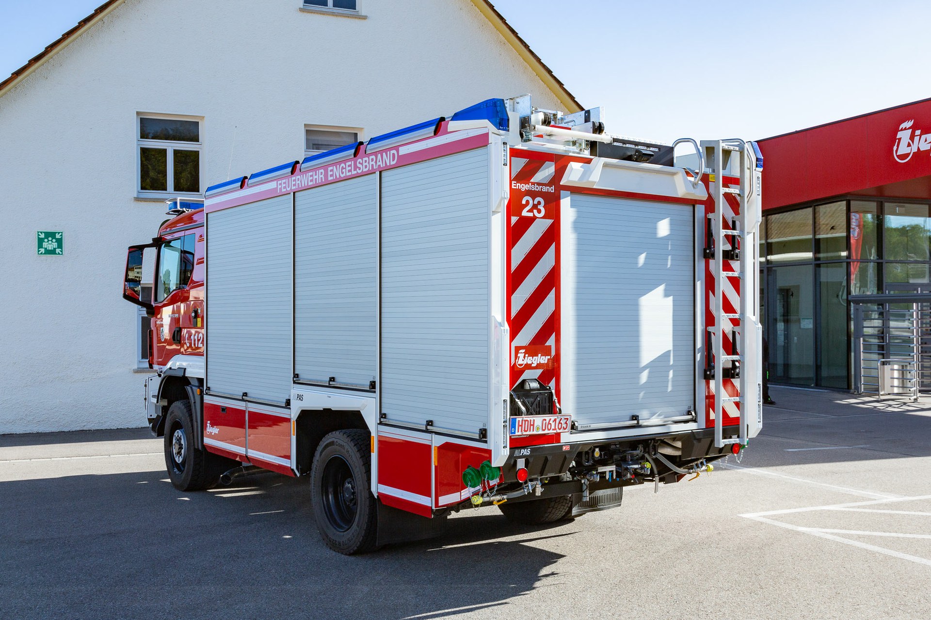 ZIEGLER TLF 3000 an die FF Engelsbrand — ZIEGLER Feuerwehrfahrzeuge
