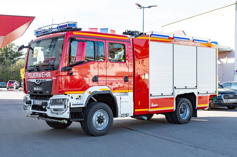 ZIEGLER TLF 3000 an die FF Vorharz — ZIEGLER Feuerwehrfahrzeuge