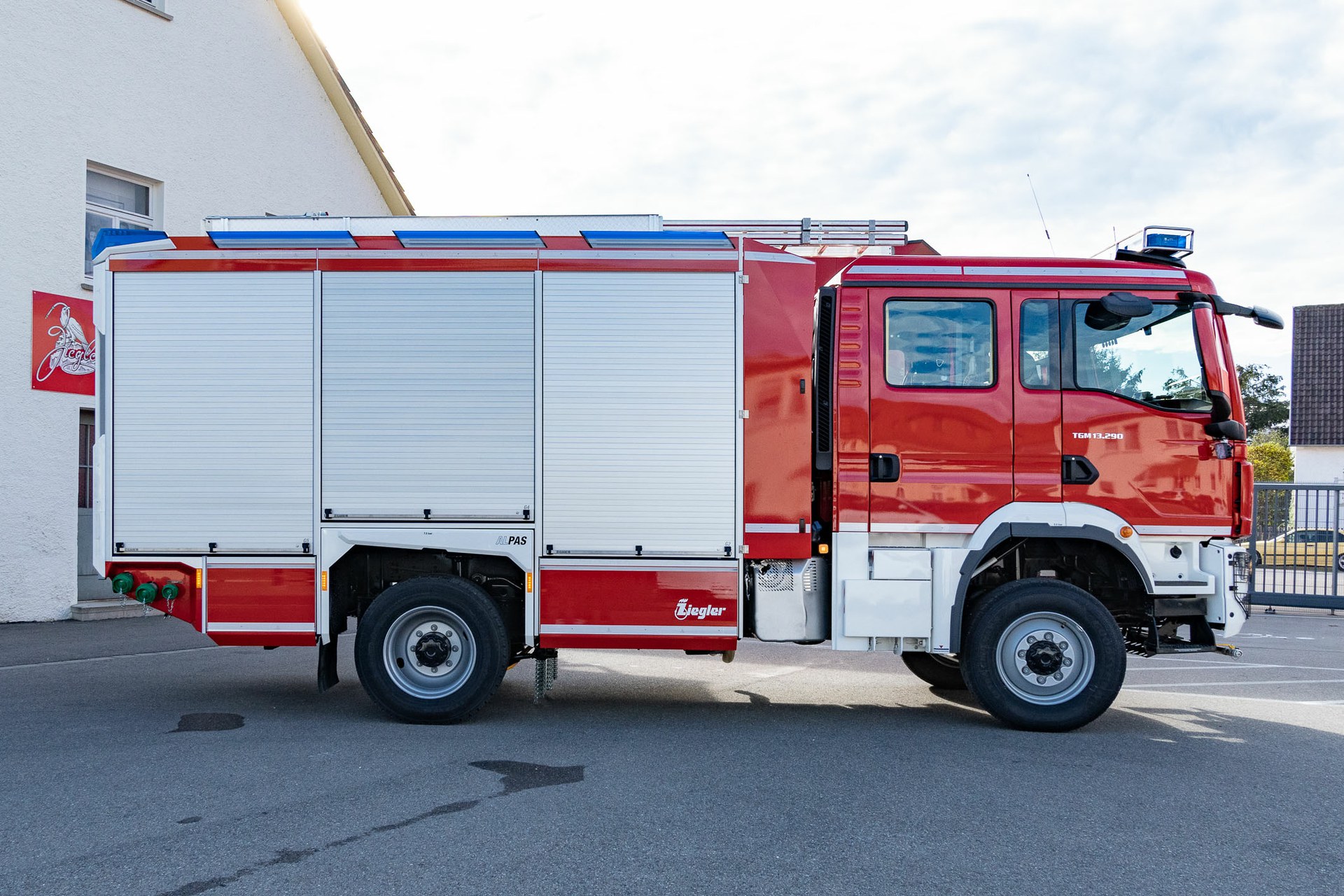 ZIEGLER TLF 3000 an die FF Quedlinburg — ZIEGLER Feuerwehrfahrzeuge