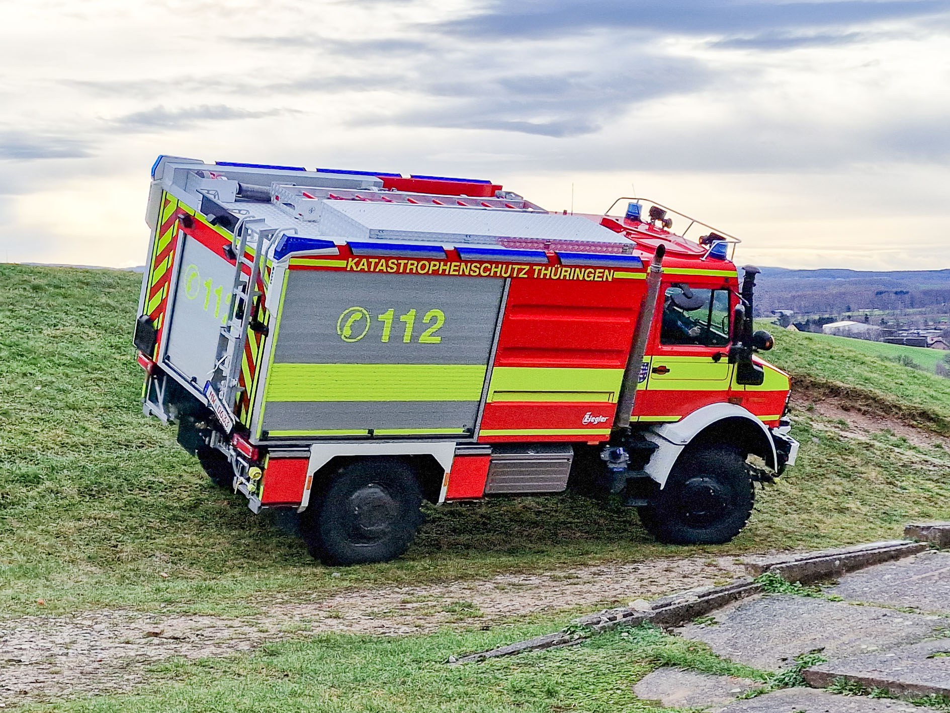 Vier ZIEGLER TLF Wald auf Unimog Fahrgestell an das Land Thüringen ...