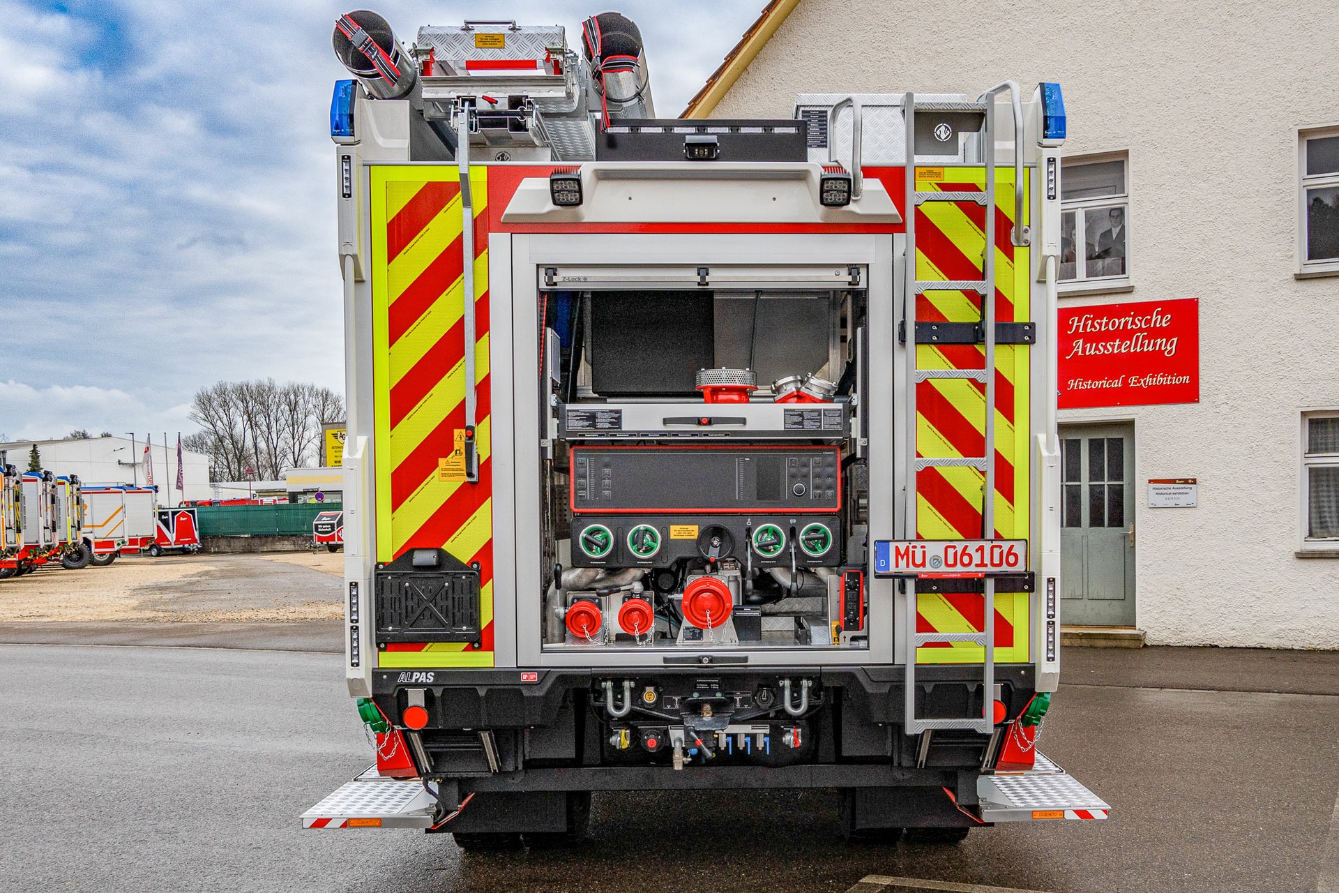 ZIEGLER HLF 10 an die FF Zangberg — ZIEGLER Feuerwehrfahrzeuge