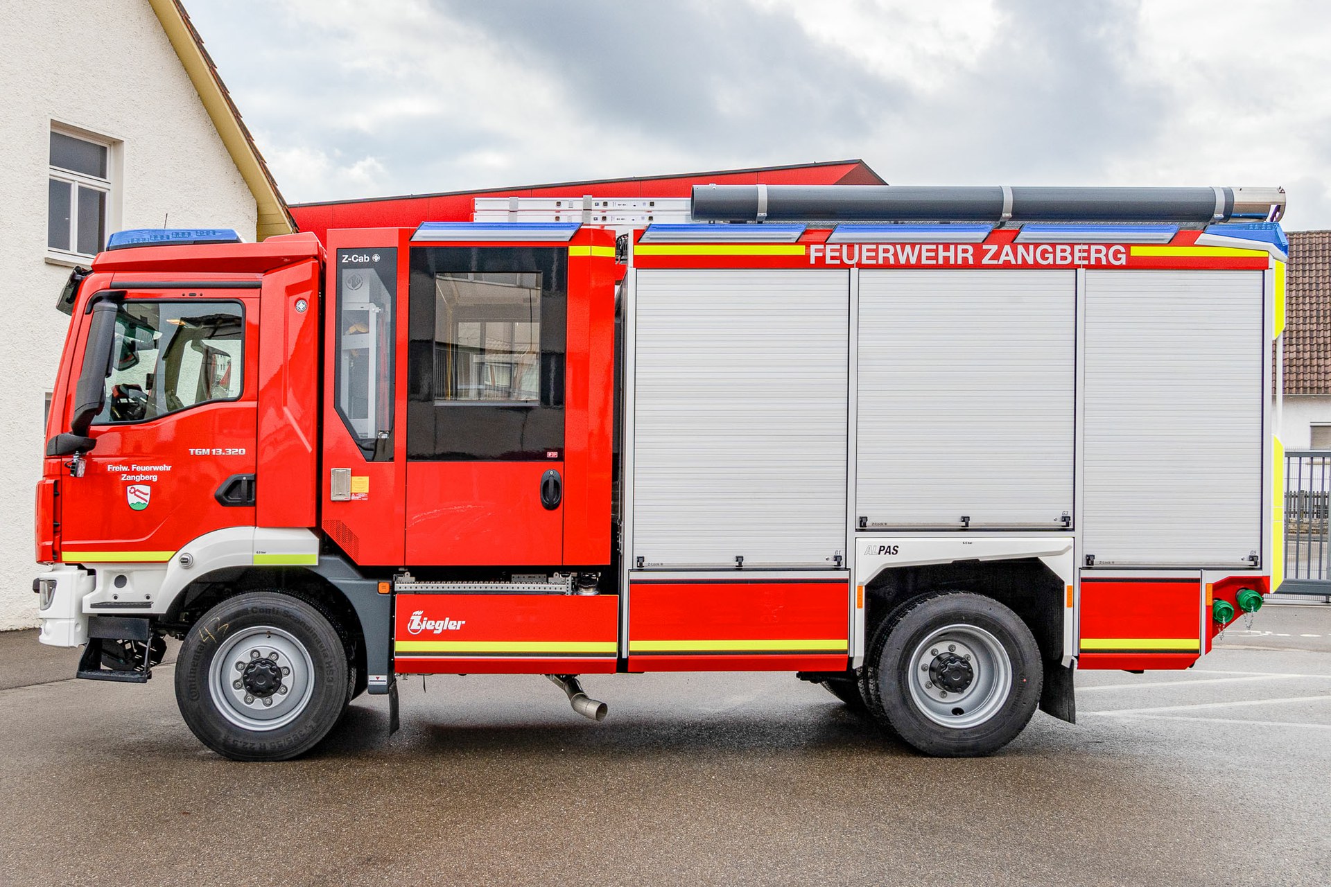 ZIEGLER HLF 10 to the fire department of Zangberg — ZIEGLER ...
