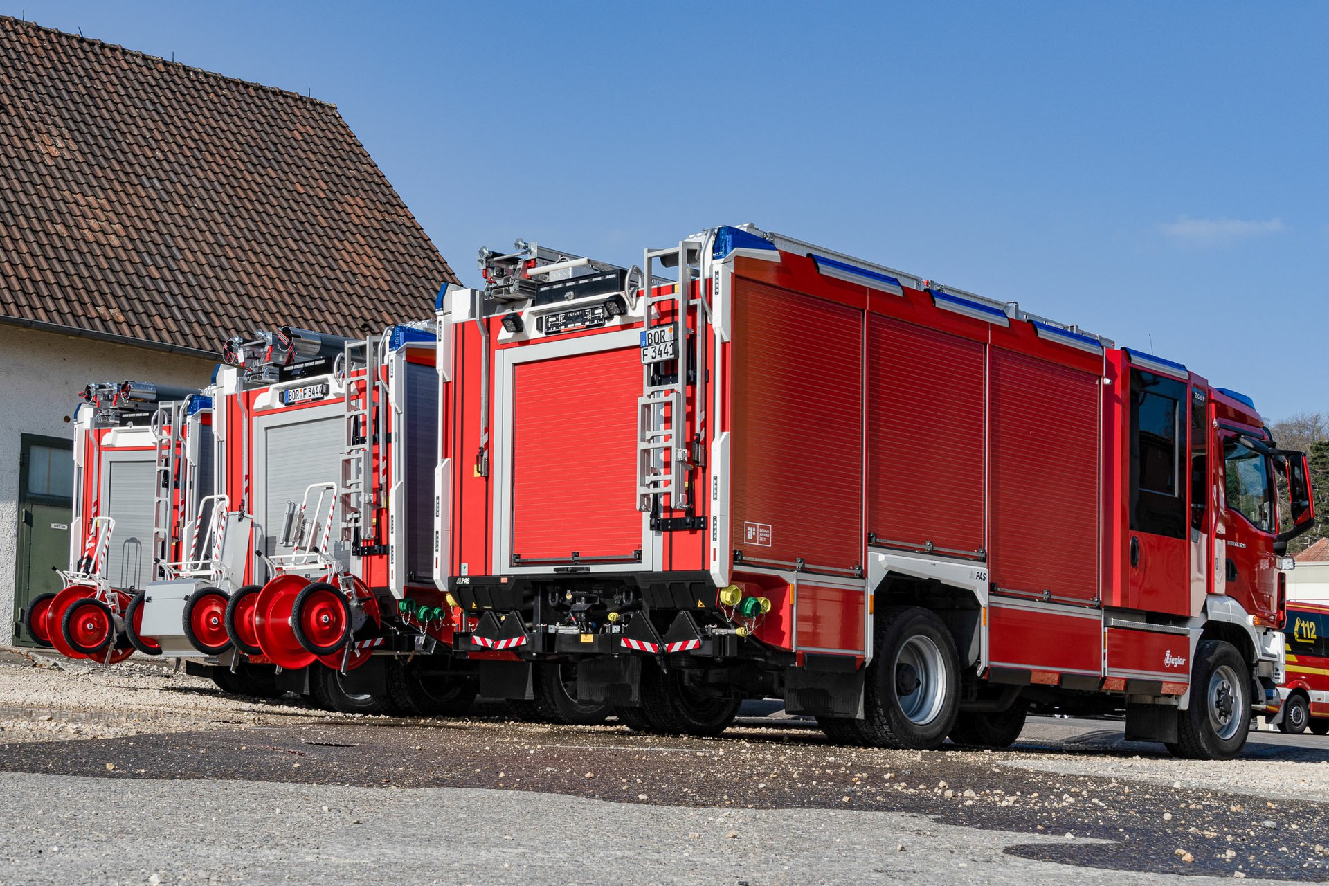 Two ZIEGLER HLF 20 and one LF 20 to the fire department of Borken ...