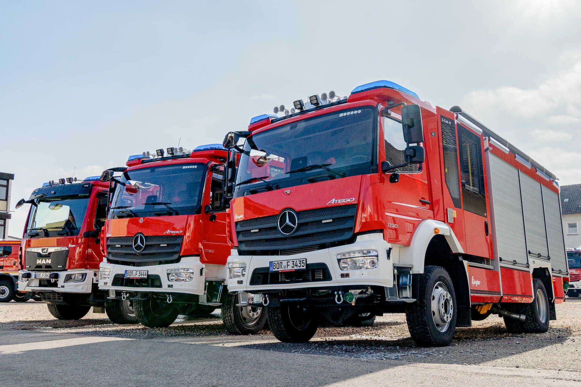 Two ZIEGLER HLF 20 and one LF 20 to the fire department of Borken ...