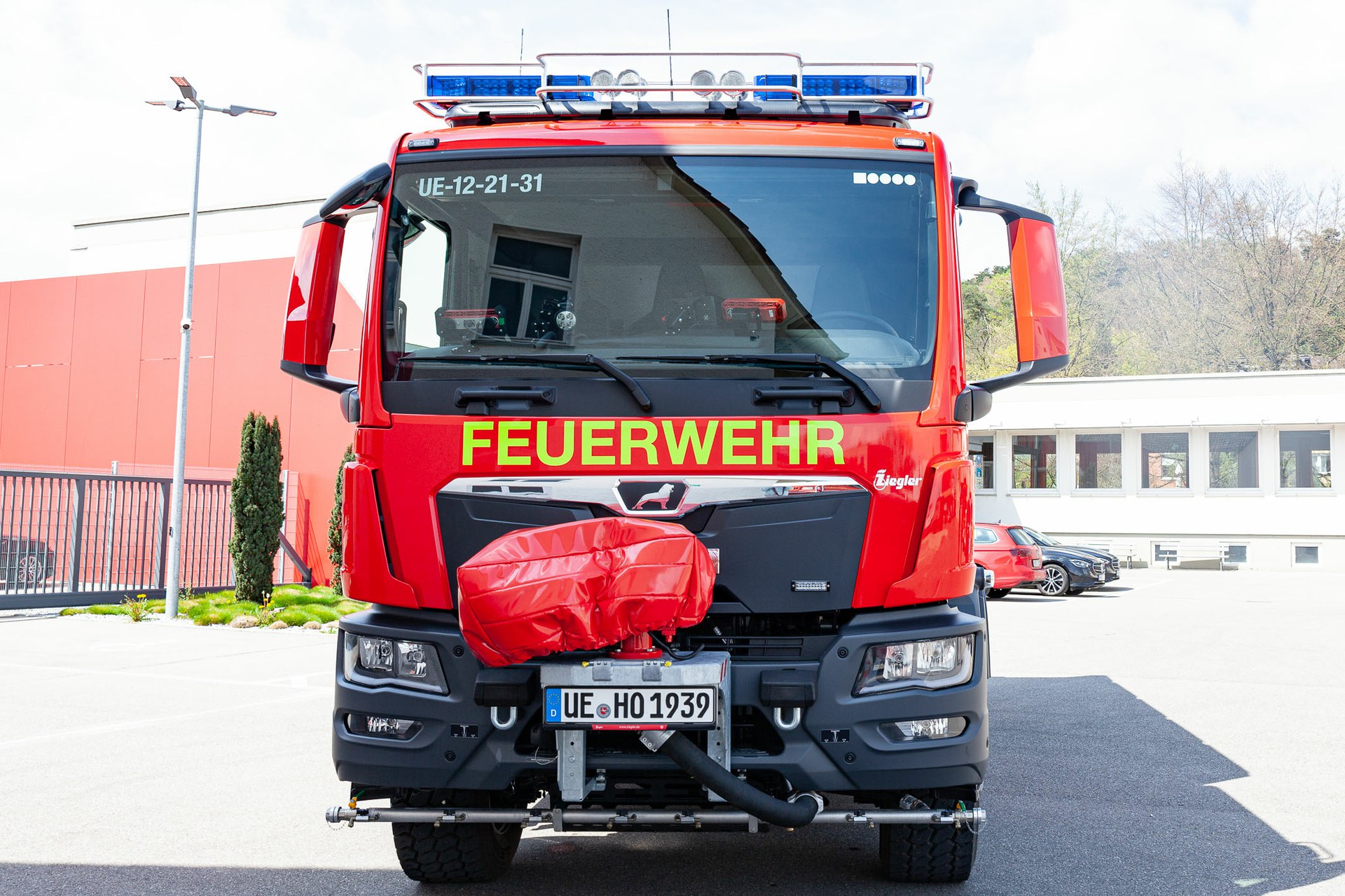 ZIEGLER TLF 3000 an die FF Bienenbüttel — ZIEGLER Feuerwehrfahrzeuge