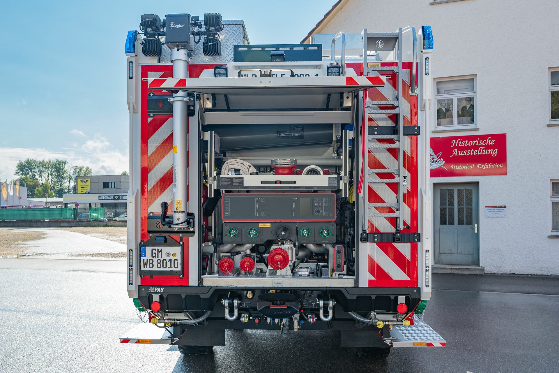 ZIEGLER TLF 3000 an die FF Waldbröl — ZIEGLER Feuerwehrfahrzeuge